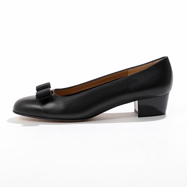 FERRAGAMO フェラガモ VARA 574571 スムースレザー ヒール FERRAGAMO フェラガモ VARA 574571 スムースレザー ヒール