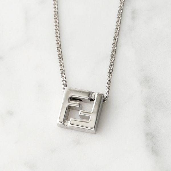 FENDI フェンディ ネックレス FF 7AJ589 B08 メンズ FFモチーフ ロゴ パラジウム メタル ブラス ペンダント チェーン アクセサリー F0TH0/PALLADIUM ...