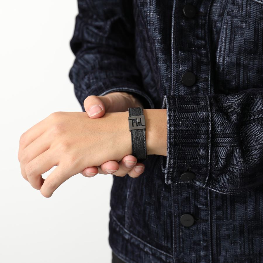 FENDI フェンディ ブレスレット 7AJ682 AFCB AP49 メンズ バングル リバーシブル FFロゴ メタル レザー アクセサリー ...
