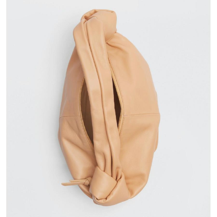 BOTTEGA VENETA（ボッテガ・ヴェネタ） 訳あり 持ち手中央革はがれ