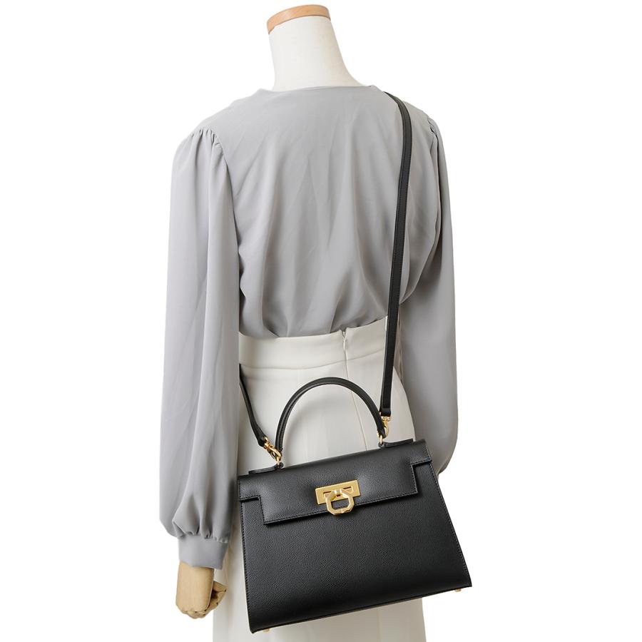 訳あり ブランドカードなし、背面下側に若干のへこみあり CARBOTTI カルボッティ ハンドバッグ レディース ブラック P243V2 ...