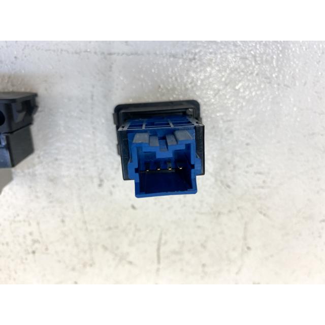 三菱 ミニキャブ トラック 4WD GBD-U62T 5MT 7.3万km 純正 切替 スイッチ ライトレベライザー : サムライセブンヤフー店 - 通販 - Yahoo!ショッピング