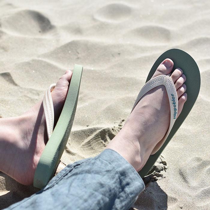 ヒッポブルー Hippobloo ビーチサンダル オリジナル 男女兼用 ふわふわマシュマロな履き心地 天然ゴム製 生分解 ヴィーガン素材 : ビーチサンダル専門ゴムの木農園 - 通販 ...