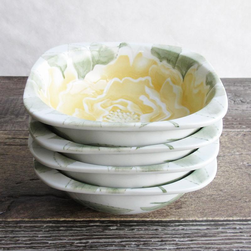 オリエントローズ スクエア サラダボウル（4色選択）/ 中鉢 四角い器 日本製 陶磁器 バラ柄食器 ブル− レッド ピンク パープル イエロー 薔薇 : u405 : サラーミキ Yahoo ...