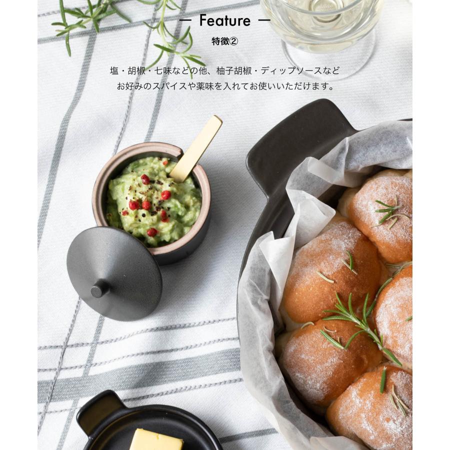 sarasa design 陶器製の蓋つき調味料入れ・小型のスプーンが付属 sarasa design 陶器製の蓋つき調味料入れ・小型のスプーンが付属