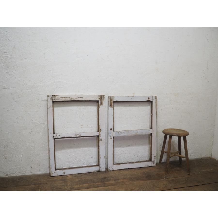 タW1303 (3)【H80(79)cm×W56(55,5)cm】×2枚 ヴィンテージ ペンキの剥げた古い木製観音扉 建具 ガラス戸 観音 ...