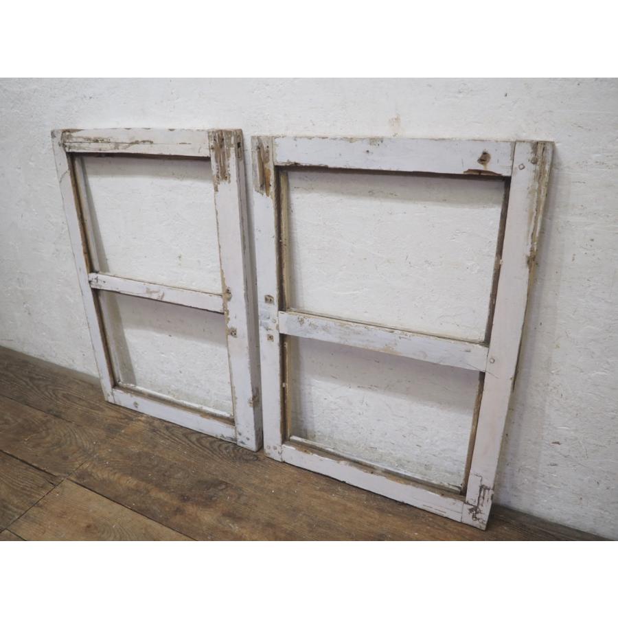 タW1303 (3)【H80(79)cm×W56(55,5)cm】×2枚 ヴィンテージ ペンキの剥げた古い木製観音扉 建具 ガラス戸 観音 ...