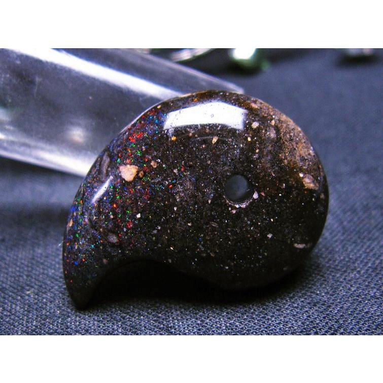 ブラックオパール 勾玉 l381-65 : l381-65 : 誠安天然石専門店 - 通販 - Yahoo!ショッピング