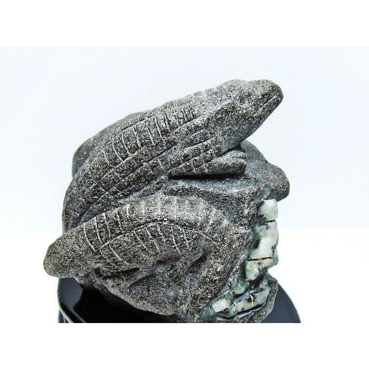 1.8Kg エメラルド 手彫り トカゲ 置物 t583-1125 :t583-1125:誠安天然石専門店 - 通販 - Yahoo!ショッピング