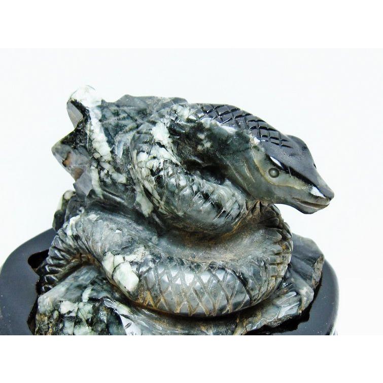 エメラルド 手彫り コブラ 置物 t583-1177 : 誠安天然石専門店 - 通販 - Yahoo!ショッピング