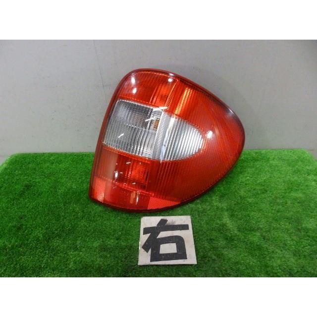クライスラーボイジャー GH-RG33S 右テールランプ R 153672 04857306ABB 221585 : 株式会社 西友商会 ...
