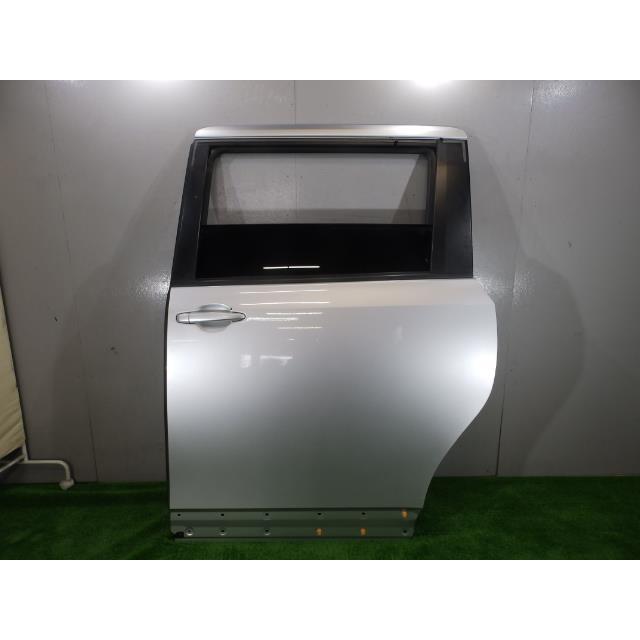 ヴォクシー ヴォクシー/VOXY DBA-ZRR70G 左リアドア 3ZR-FAE 1F7 67004-28420 241689 : 株式会社 ...