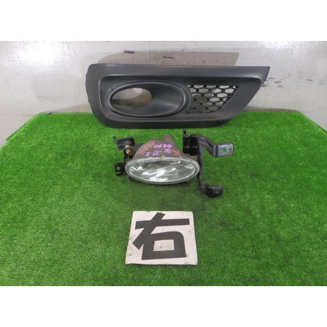 ステップワゴンスパーダ DBA-RK5 右フォグランプ R20A NH704M P9642 33900-SZW-J11 250688 ...