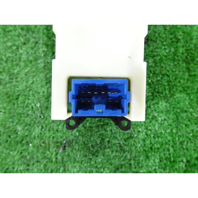 デリカスペースギア GF-PA4W 右フロントPW/パワーウインドウスイッチ 4G64 W09 099-5D07 MR277360 251134 : 株式会社 西友商会 - 通販 ...