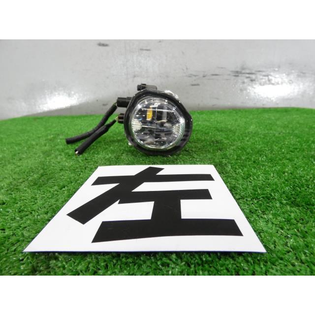 カローラツーリング 3BA-ZRE212W 左フォグランプ 2ZR-FAE 220 W5260 81220-12240 251145 ...