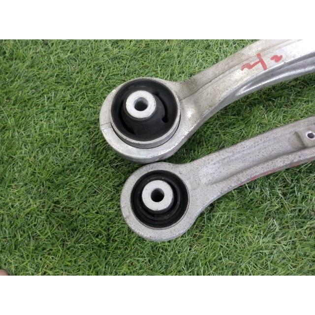 アウディ A6 ABA-4FAUKS 左フロントロアアーム AUK LZ9Y 4F0407693H 142247 : ...