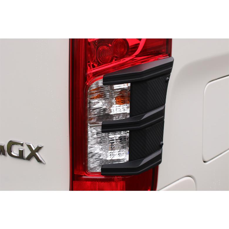 【NV350キャラバン標準ボディH29/7〜】テールレンズカバーマットブラック塗装仕上げ(ケンスタイル/KENSTYLE) : エスエイチカンパニー - 通販 - Yahoo!ショッピング