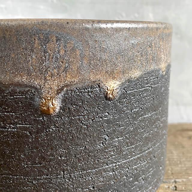 KAMIYAMA ZUNDO LOW POT【金彩 4号LOW】11cm×8.5cm かみ山陶器 植木鉢 寸胴 ロー 信楽焼 浅鉢 底穴大きい おしゃれ かっこいい アガベ コーデックス ...