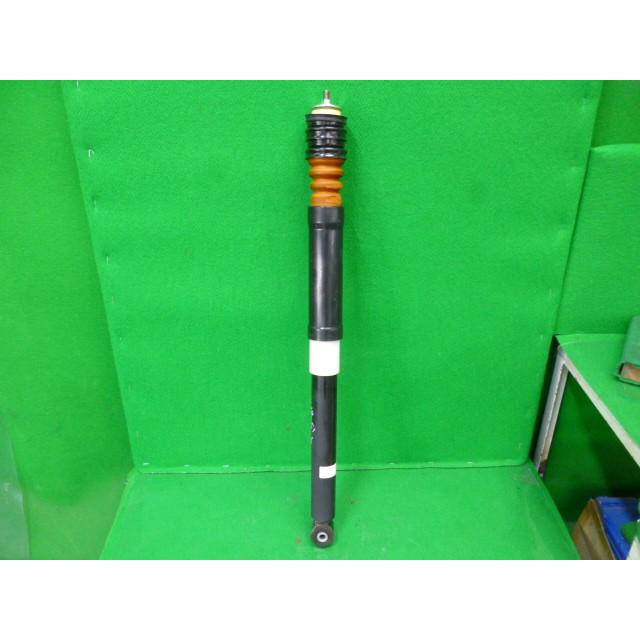 フィット DAA-GP5 左Rショックアブソーバー 52610-T5A-J320-M1,131213 52611-T5A-J32 ...