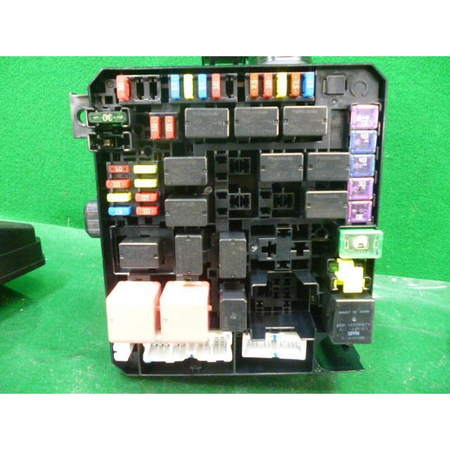 RVR DBA-GA4W ヒューズボックス 8565A266 : Shirato Auto Parts - 通販 - Yahoo!ショッピング