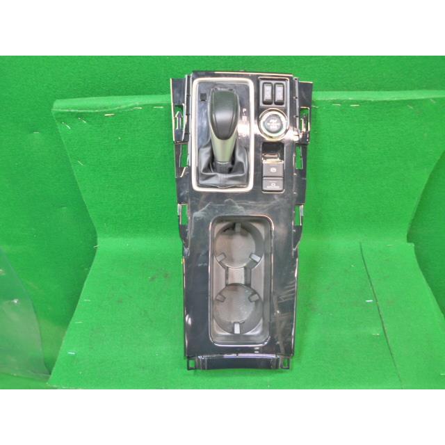 エクリプスクロス 3DA-GK9W コンソールボックス : Shirato Auto Parts - 通販 - Yahoo!ショッピング