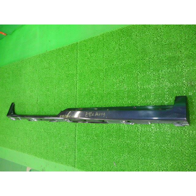 エスクァイア DBA-ZRR80G 右サイドステップ 75850-28050-B0 75850-28050-C2 : Shirato Auto ...