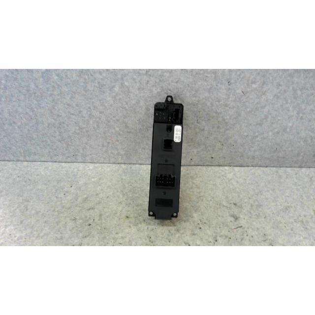 プレマシー DBA-CWEFW パワーウインドウスイッチ 20E 28W C513 66 350 : 有限会社 昭和メタル アウトレット - 通販 - Yahoo!ショッピング