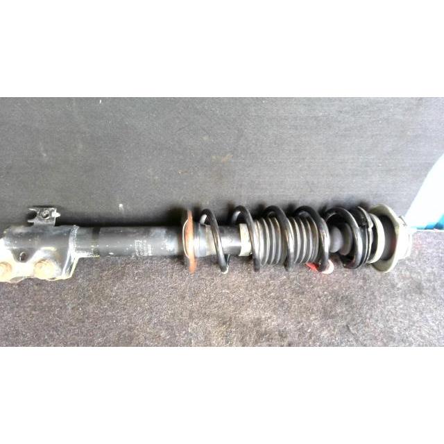 パッソ DBA-KGC10 右FストラットASSY Xアドバンスド T17 :K0309-016750100:有限会社 昭和メタル アウトレット - 通販 - Yahoo!ショッピング