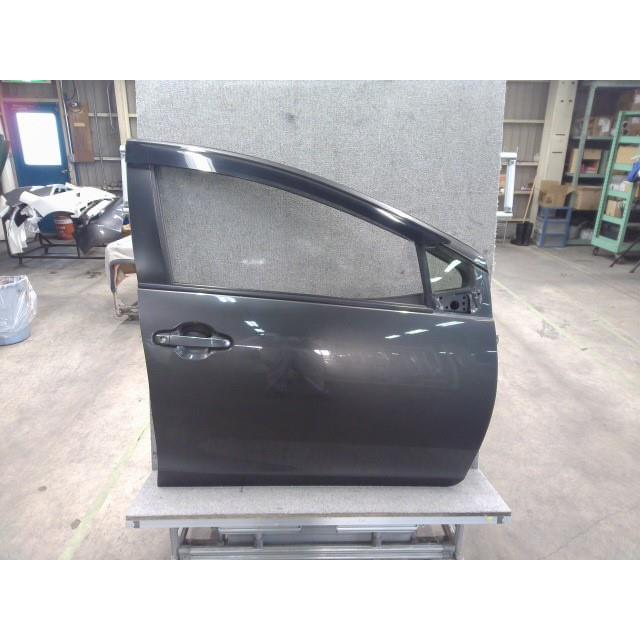 アクア DAA-NHP10 右FドアASSY S P510 -01A 1G3 67001-52590 : 有限会社 昭和メタル アウトレット - 通販 - Yahoo!ショッピング