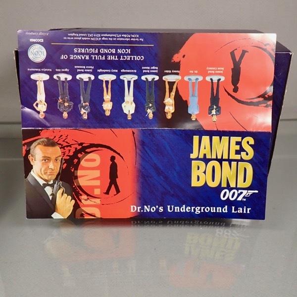 CORGI ICON 007 James Bond、DR.NO、Honey Rider3体付き 限定スペシャル ジオラマセット ダイキャスト ...
