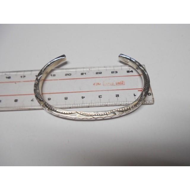 インディアンジュエリー ハンドメイド シルバー バングル 銀 sterling ナバホ族 アリゾナ d482 : シルバーshopジョージア - 通販 - Yahoo!ショッピング