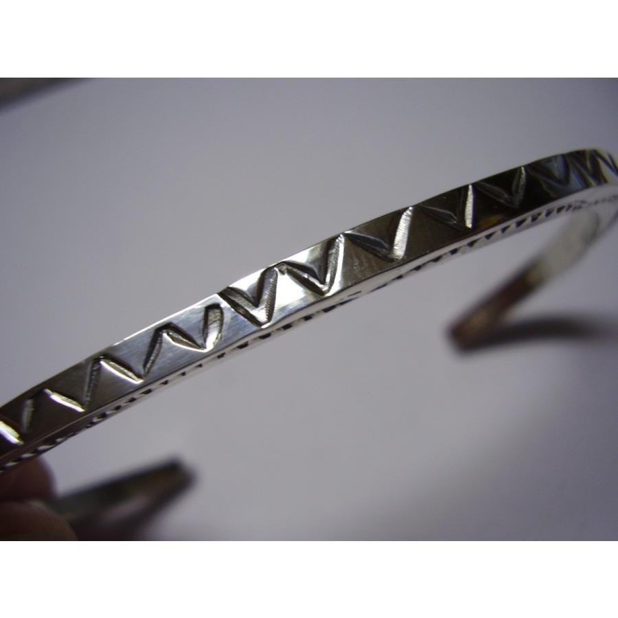 インディアンジュエリー ハンドメイド シルバー バングル 銀 sterling ナバホ族 アリゾナ d482 : シルバーshopジョージア - 通販 - Yahoo!ショッピング