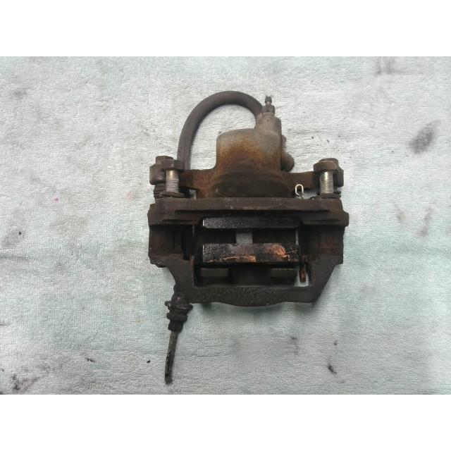 セドリック E-PY32 右リアキャリパー WK1 44001-73L00 : 000021189444430 : 新生 ヤフー店 - 通販 - Yahoo!ショッピング