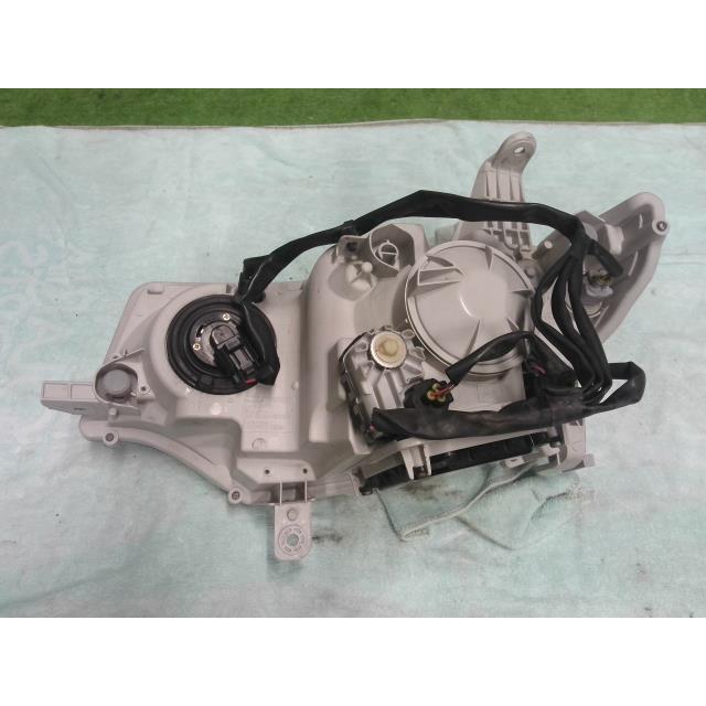 タント DBA-L375S 右ヘッドライト G52 81110-B2500 : 000021196110800 : 新生 ヤフー店 - 通販 - Yahoo!ショッピング