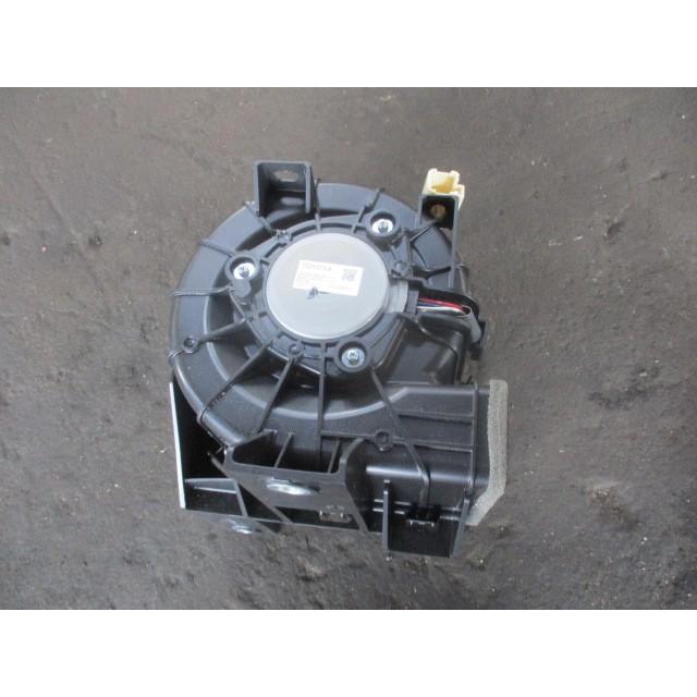トヨタ NKE165 カローラアクシオ 電動ファン ブロアモーター HVバッテリィ用 G9230-52020 : bl-388386 ...