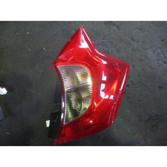 ニッサン E12 ノート 右・テールランプ ブレーキ 26550-3VA5B D117 : 株式会社エース金属 - 通販 - Yahoo!ショッピング