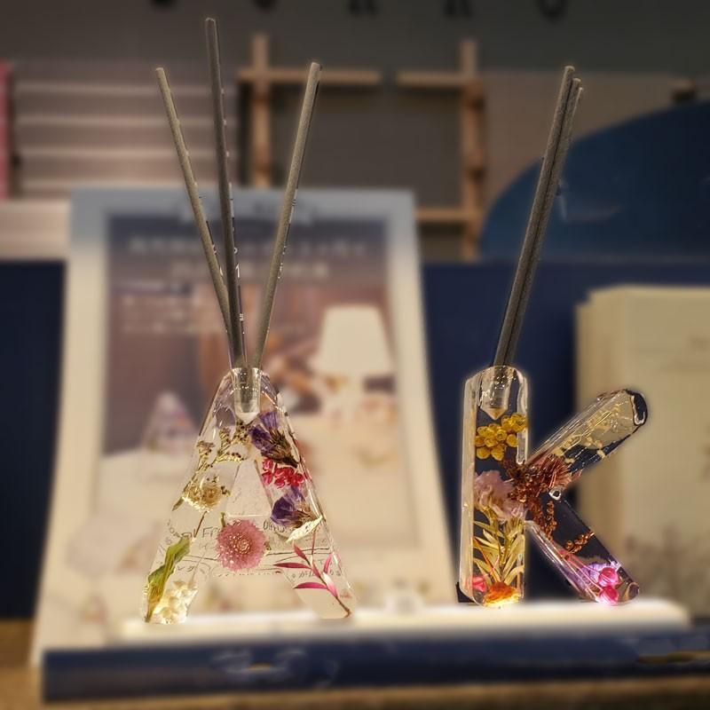 ディフューザー BOUTE ボウテ イニシャル フレグランス ドライフラワー 香水 インテリア 香り アロマ リードディフューザー 母の日 ...