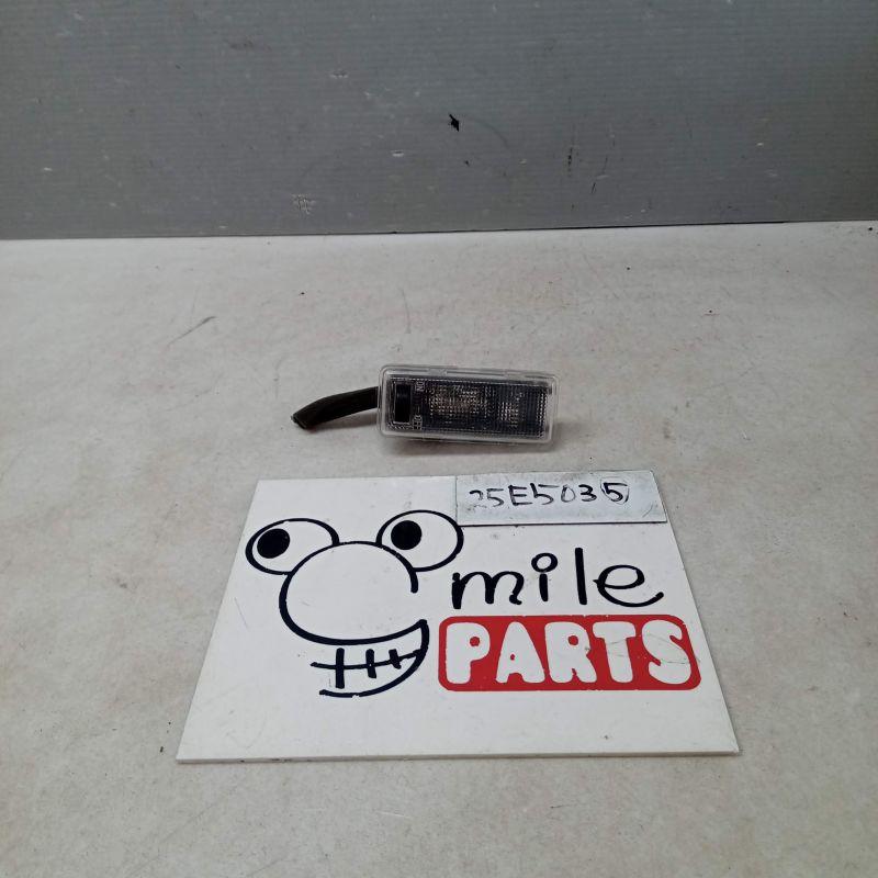 NC25／C25 セレナ 純正 ラゲッジランプ 1A5−14−3/25E5035*同梱不可 : スマイルパーツ1号店 - 通販 - Yahoo!ショッピング