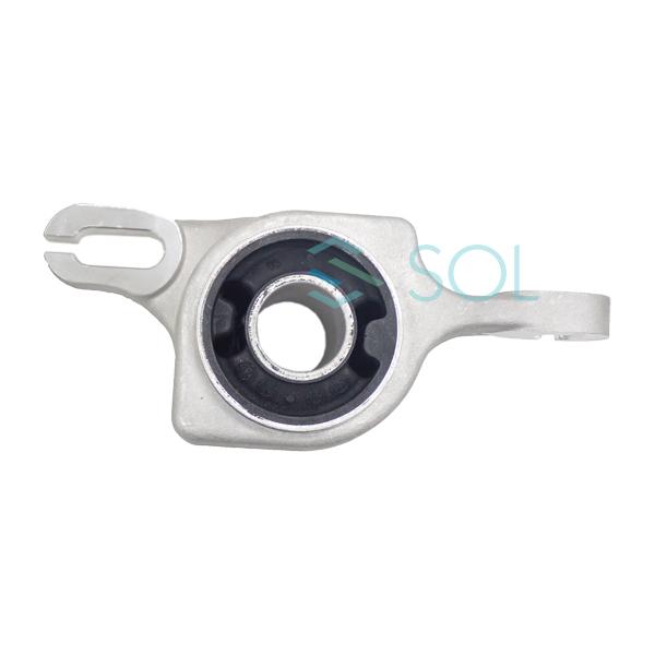 Mercedes-Benz ベンツ Mクラス W164 ML350 ML500 フロント ロアアーム コントロールアーム ブッシュ 右側 ...