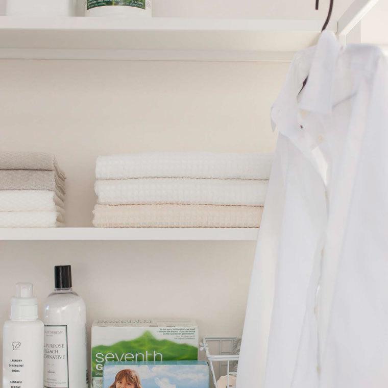 tower 山崎実業 立て掛けランドリーシェルフ タワー 収納 公式 ホワイト/ブラック 2482 2483 送料無料 / 洗濯機ラック 立てかけスリム 縦型 : ソムリエ@ギフト Yahoo ...