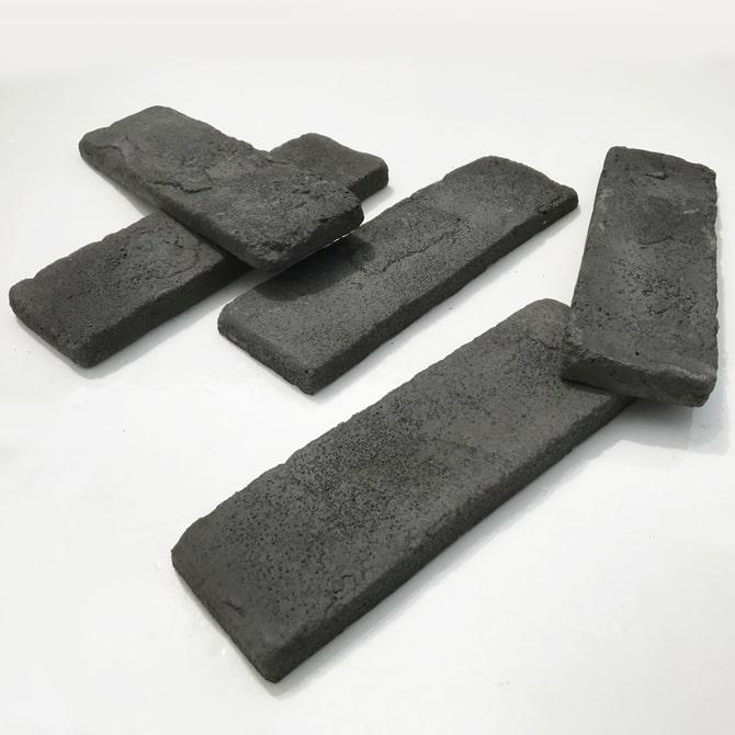 レンガ タイル 壁 貼る 壁用 内装 外壁 壁レンガ アンティーク レンガタイル カフェ風 ブリックタイル ブラック 黒 カフェブリック NB107 1m2 68枚入 : 砂利 庭石 敷石 ...