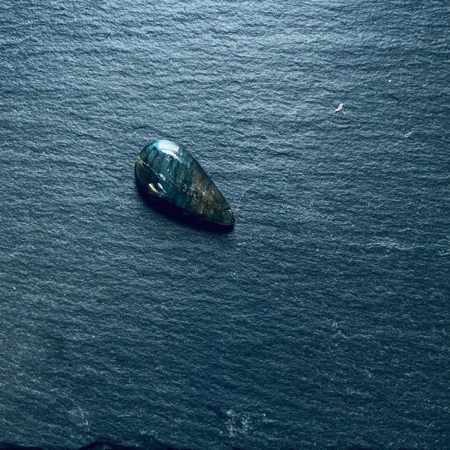 Labradorit / ルース【ラブラドライト・天然石】/ lrr-065 : lrr-065 : isicule - 通販 - Yahoo!ショッピング