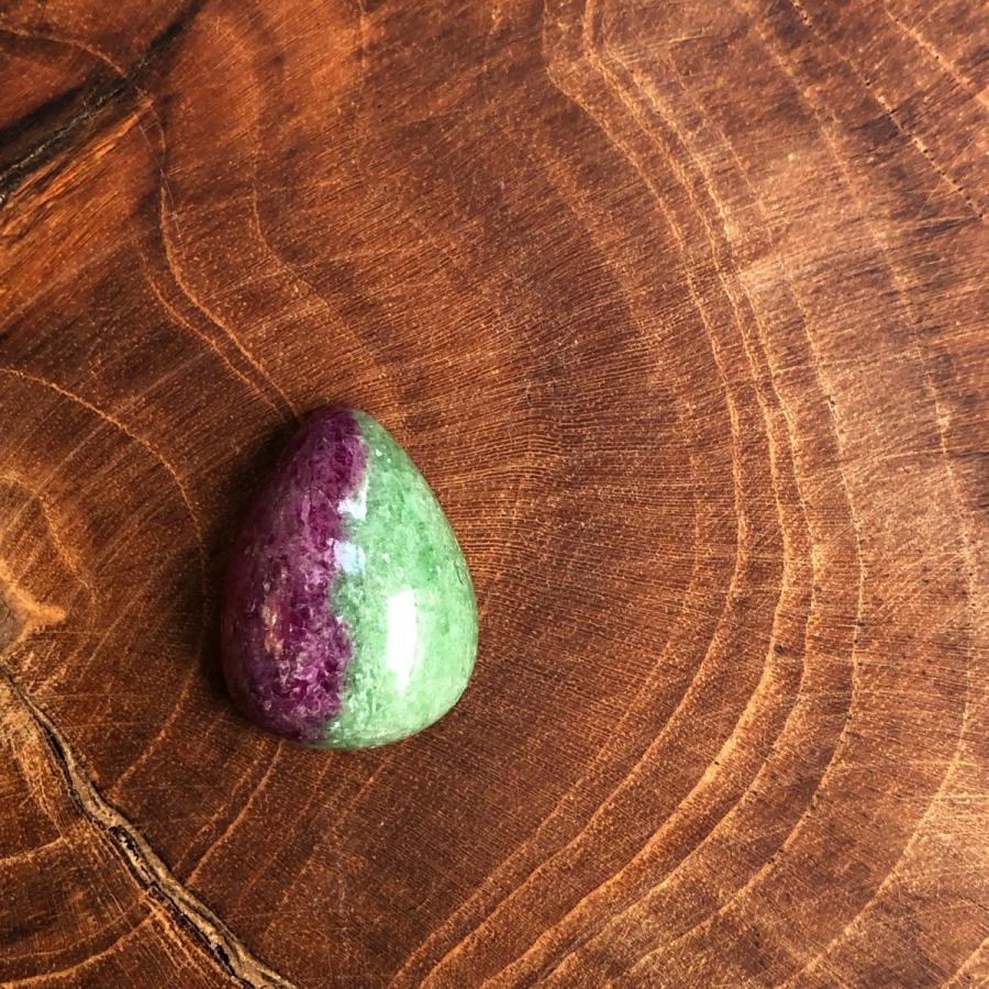 ルビーインゾイサイト《タンザニア産》【天然石 ルース025】 : isicule - 通販 - Yahoo!ショッピング