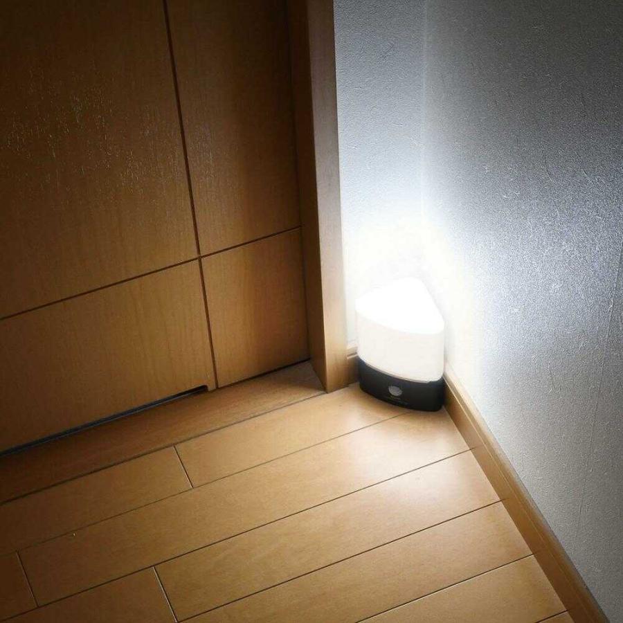 ELPA エルパ もてなしライト 人感センサー ふんわり点灯 間接照明 乾電池式 光色切替 明るさ最大45lm HLH‐2202 : サンドラッグe-shop - 通販 - Yahoo!ショッピング