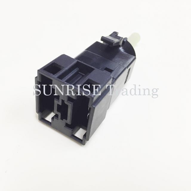 メルセデスベンツ ストップランプスイッチ 純正 : サンライズトレーディング - 通販 - Yahoo!ショッピング