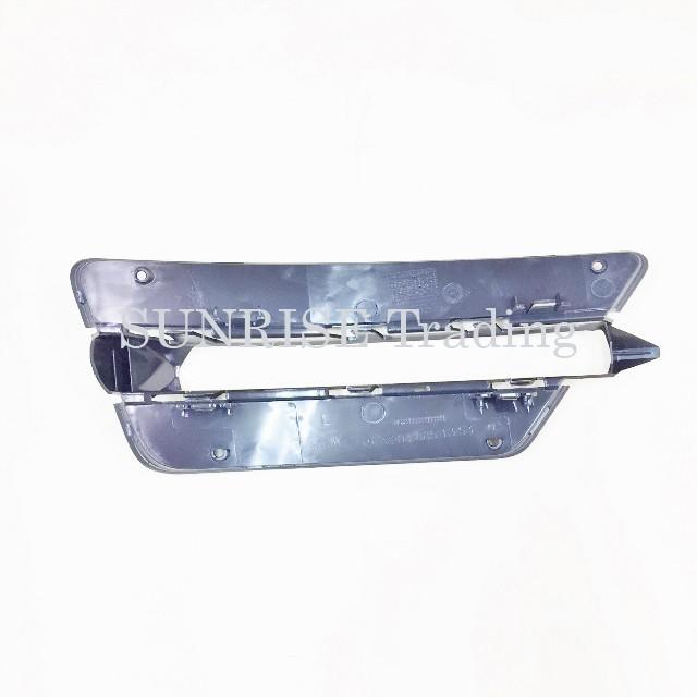 メルセデスベンツ W204 Fバンパーグリル 左側 純正 : サンライズトレーディング - 通販 - Yahoo!ショッピング