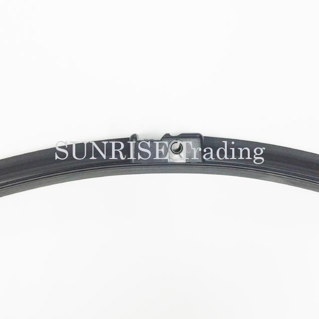 VW ボーラ/ゴルフIV/ポロ Fエアロワイパーブレード 左側 右ハンドル 純正 :VAG-1J2955425B:サンライズトレーディング ...