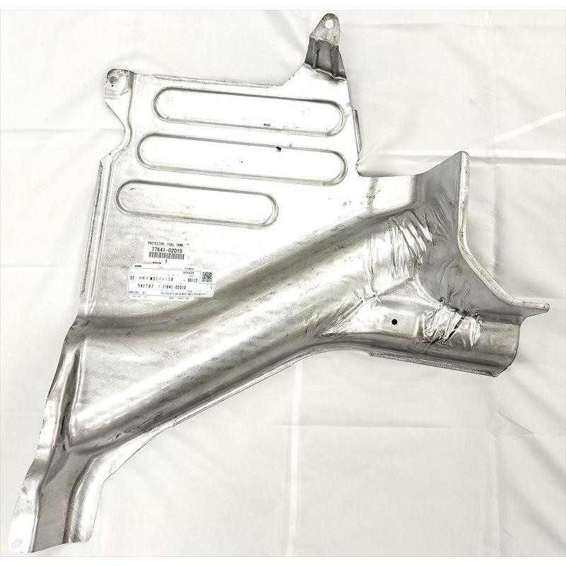 フューエルタンクプロテクタNO．1のみ 77641-02010 アベンシス用 トヨタ純正部品 : スズキモータース dop-net - 通販 ...
