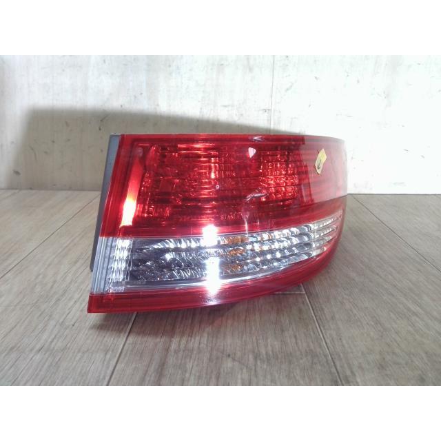 エリシオン DBA-RR1 右 テールランプ テールレンズ GエアロHDDナビスペシャルパッケージ 8人 K24A NH737M スタンレー ...