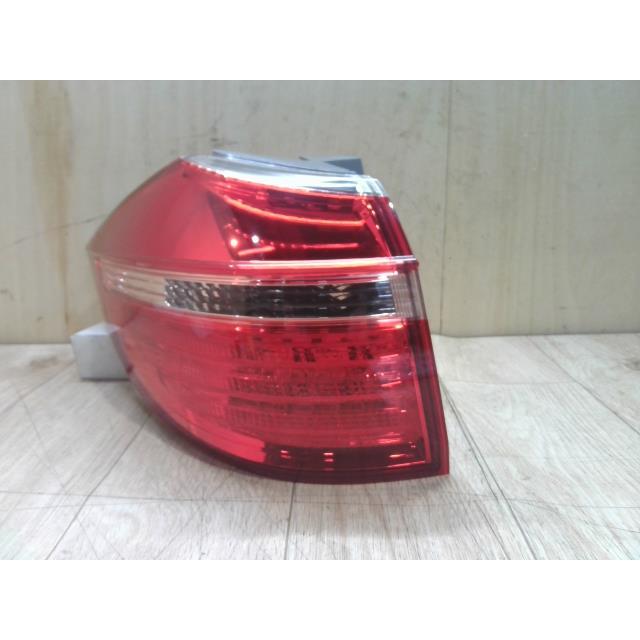 エリシオン DBA-RR1 左 テールランプ テールレンズ プレステージS HDDナビスペシャルパッケージ K24A PB81P イチコ ...